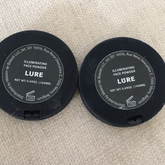 le metier de beaute | Makeup | Illuminating Face Powder | Poshmark